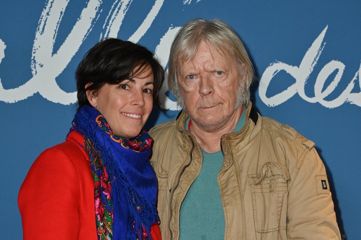 Renaud amoureux : qui est Cerise, sa jeune épouse ? | Planet.fr