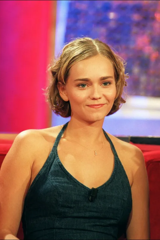 Claire Borotra : sa sublime métamorphose physique au fil de sa carrière | Planet.fr