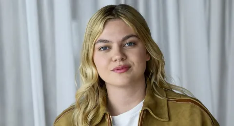 Louane écartée du concours de l'Eurovision ? Ce qu'il en est vraiment